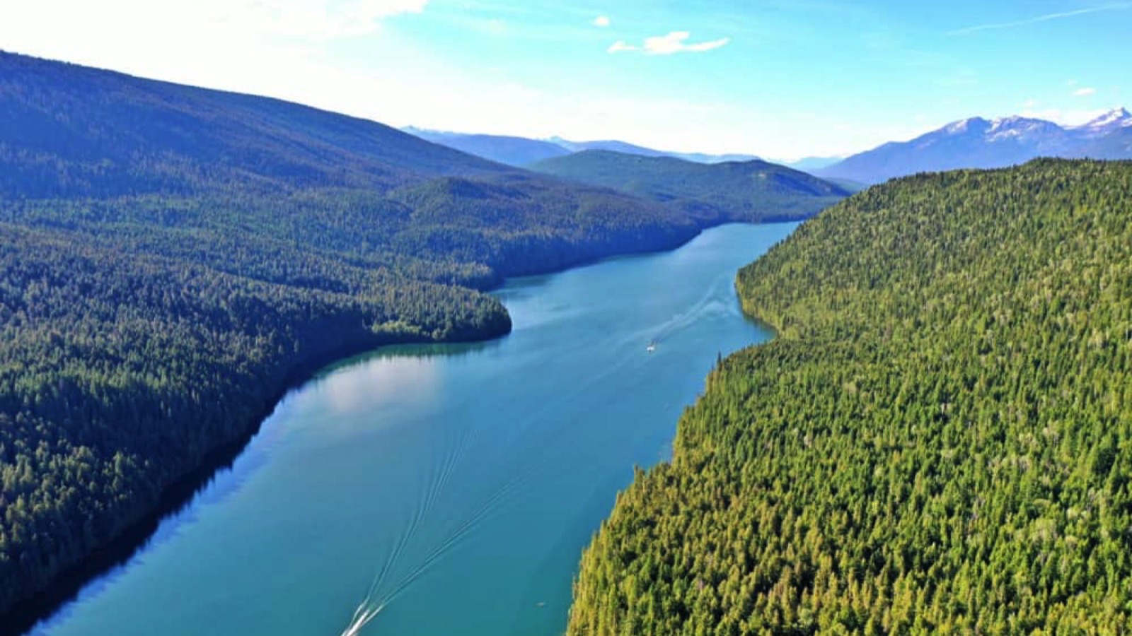 10 Beautiful Lakes in BC You Need to See - BC Uncovered