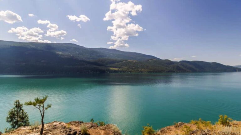 10 Beautiful Lakes in BC You Need to See - BC Uncovered